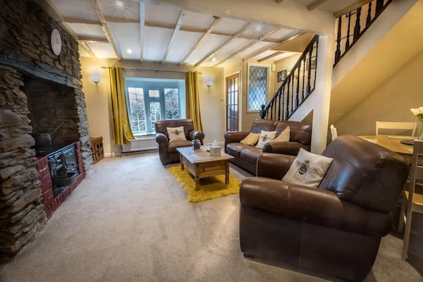 Bumble Cottage - Parking - Pet - Garden - Sleeps 4 - Combe Martin Bay