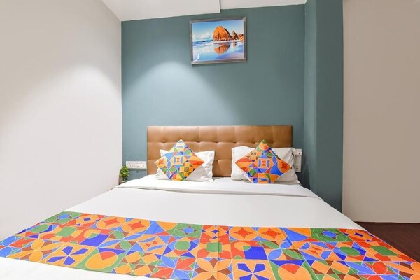 Hotel Nidhivan - Surat
