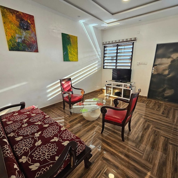 Spacious 8-person Villa With Independent Studio - Near Beach & Airport - Cotonou
