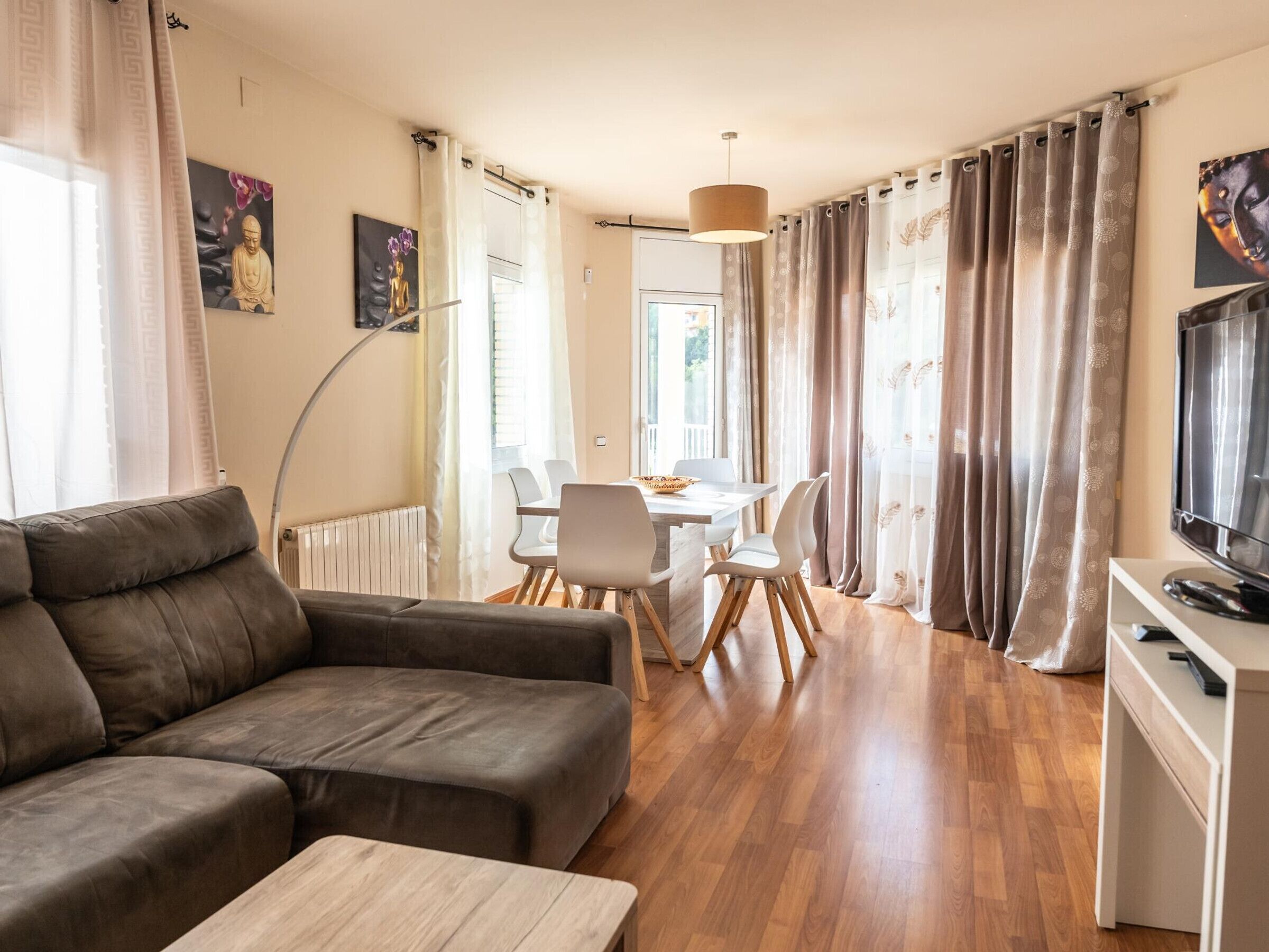 Serenity Home: Nature, Jacuzzi & Parking In Cubelles - Cubelles