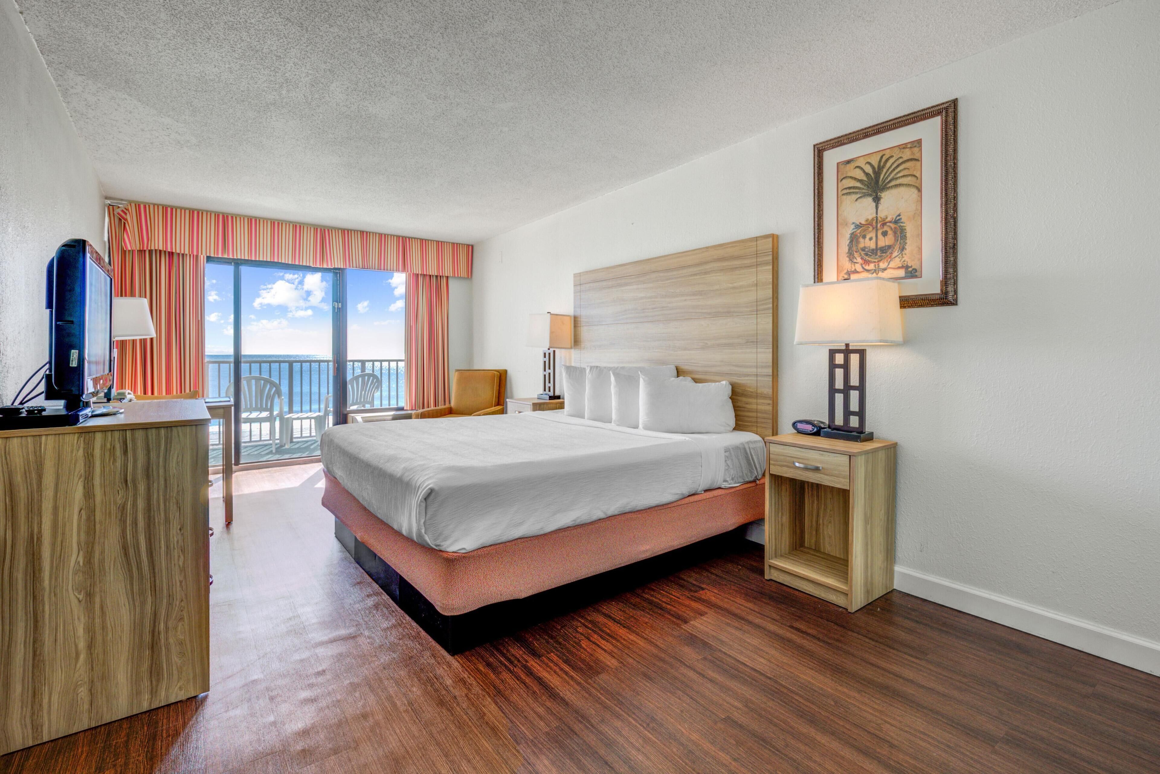 Oceanfront 3rd Floor Room | King Bed | Kitchen | Dog Friendly - Myrtle Beach