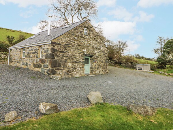 Nyth Dryw - Llŷn Peninsula