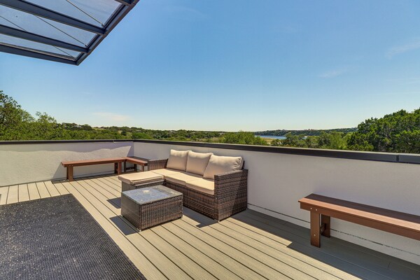 Walk To Lake Travis & Parks! Resort-style Getaway - Lakeway, TX