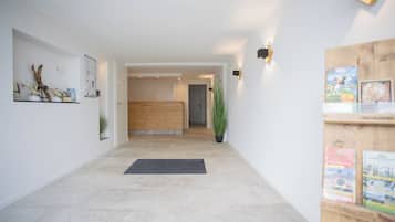 Casa | Lobby