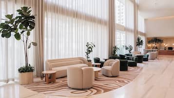 Área de estar no saguão