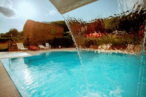 Piscina exterior sazonal 