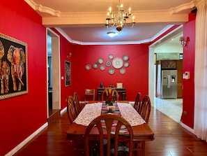 Quarto, 6 quartos, fumadores, varanda | Sala de jantar