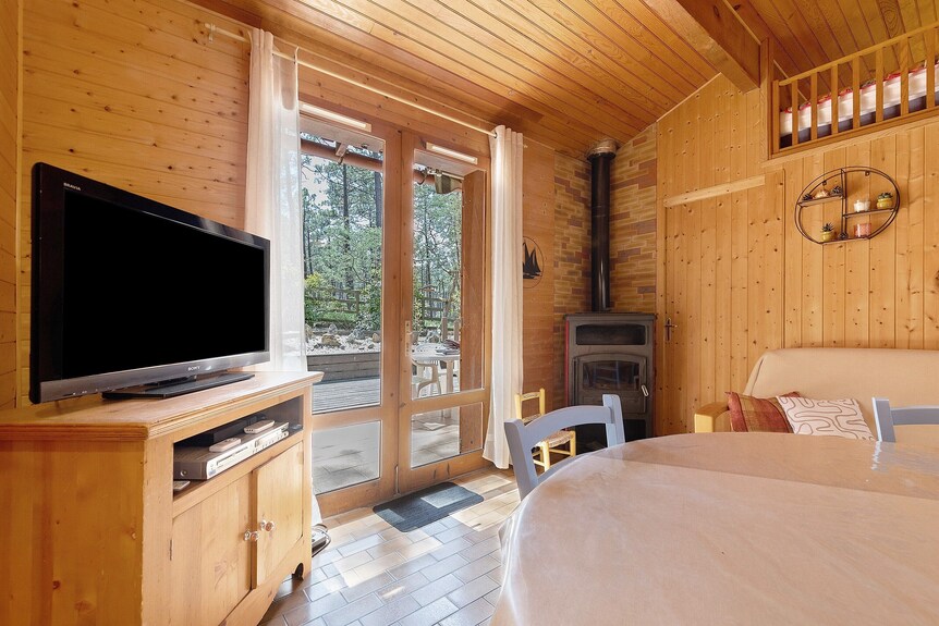 Maison De Vacances « Petite Villa Mitoyenne Dans La Pinède » Avec Wi-fi - Carcans