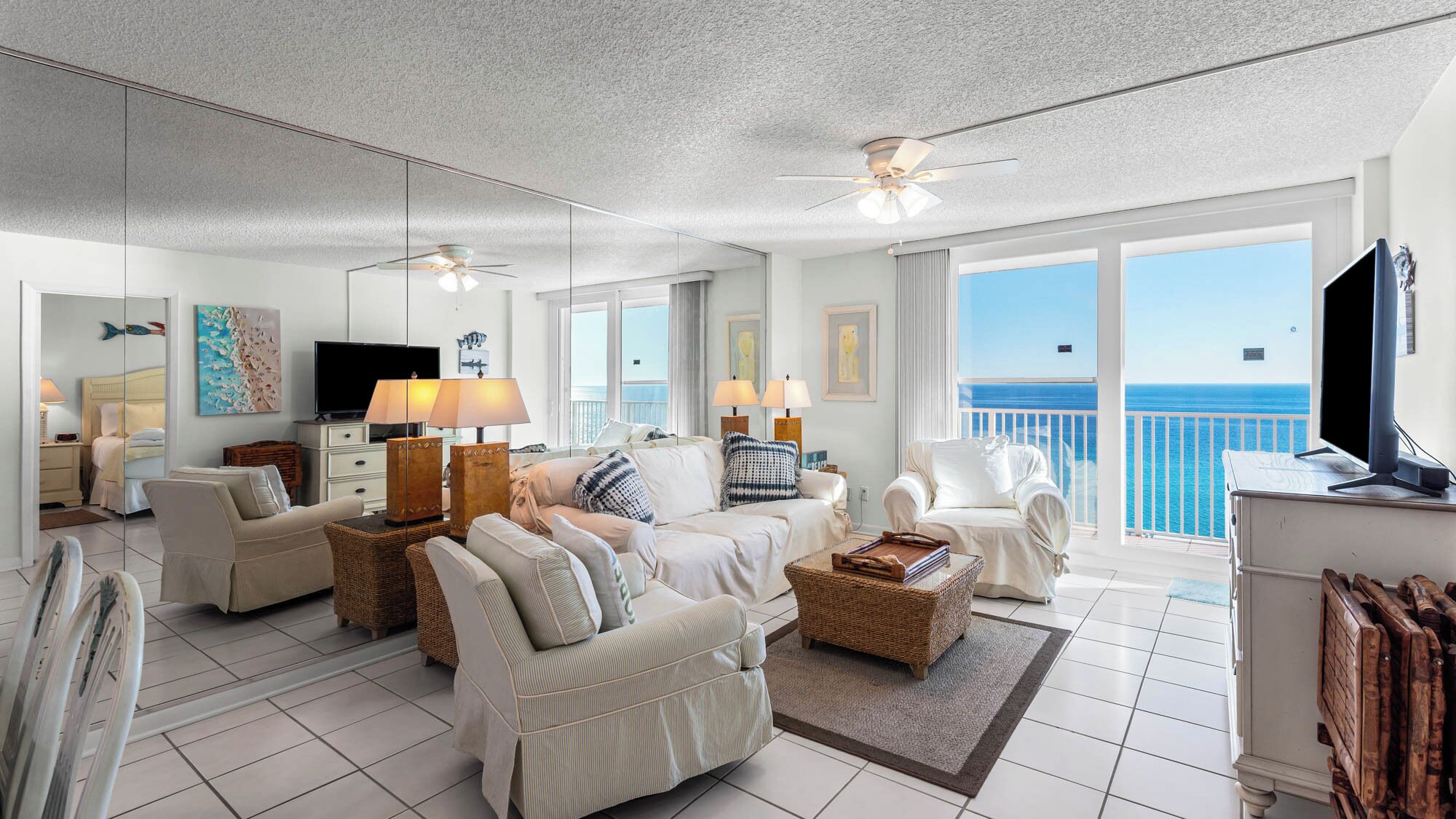 Condo, várias camas, sacada, vista para o oceano (BeachCrest 1202) | Área de estar