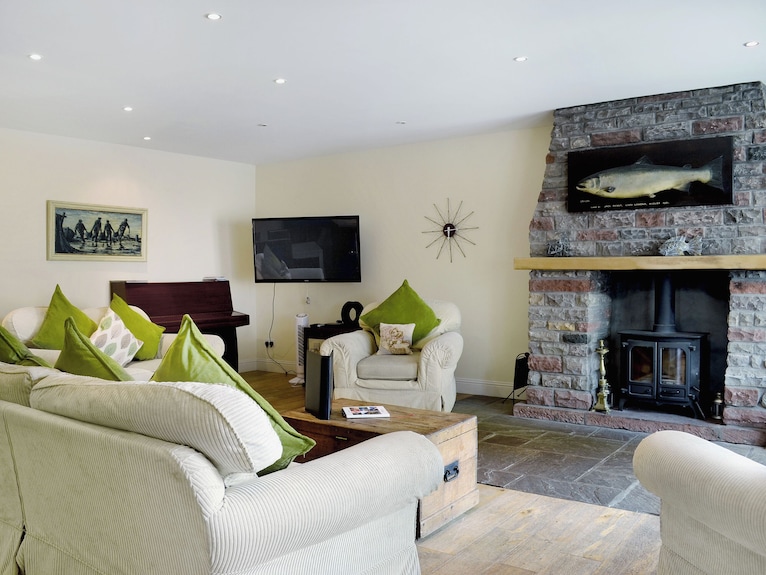 3 Bedroom Accommodation In Arden, Alexandria - Loch Lomond