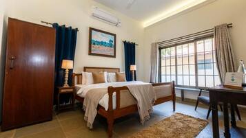 Vila luxo, sacada, vista para a piscina