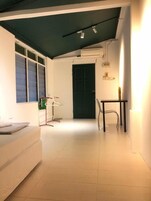 Quarto solteiro básico, para não fumantes, banheiro privativo | Parte interna