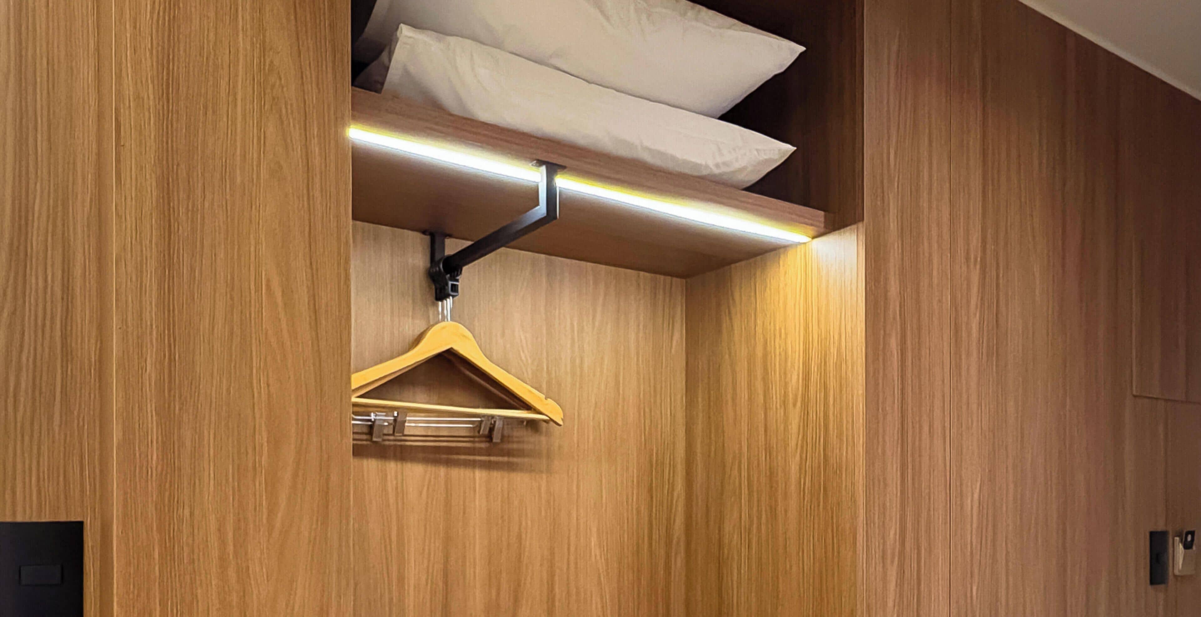 Quarto casal ou duplo luxo | Escrivaninha, espaço de trabalho para notebook, Wi-Fi de cortesia
