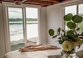 Casa de Campo Deluxe, pátio, vista para o lago | Roupa hipoalergénica, cortinas/cortinados opacos 
