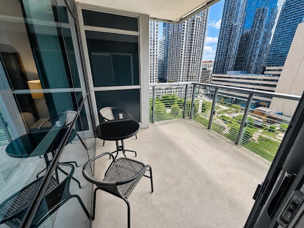 Commerce Suites And Stays - Toronto, ON