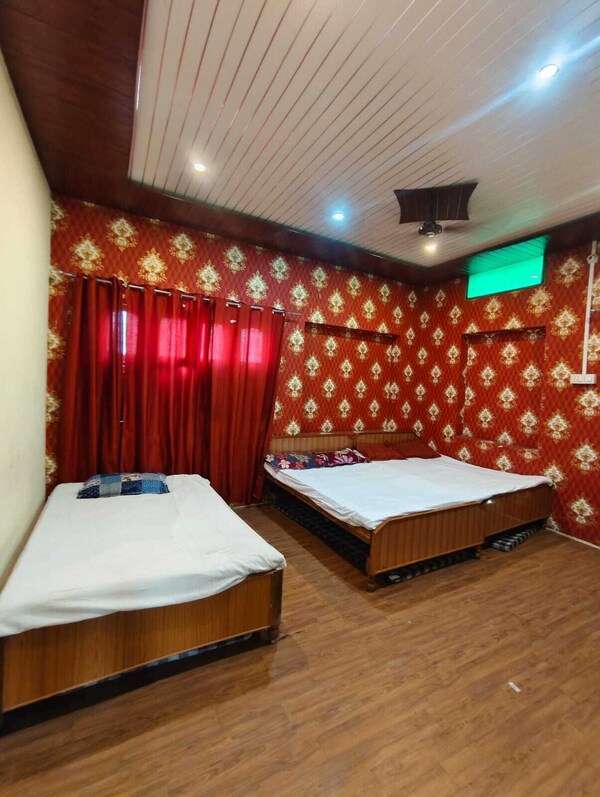 Tirupati Guest House - Varanasi