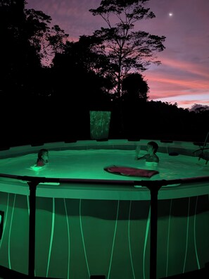 Dormitório compartilhado, 1 quarto, para fumantes, sacada | Piscina