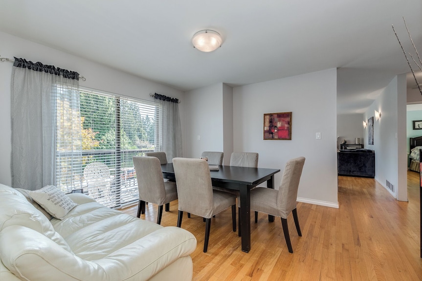 Fun And Comfy House With Pool And Hot Tub - Coquitlam