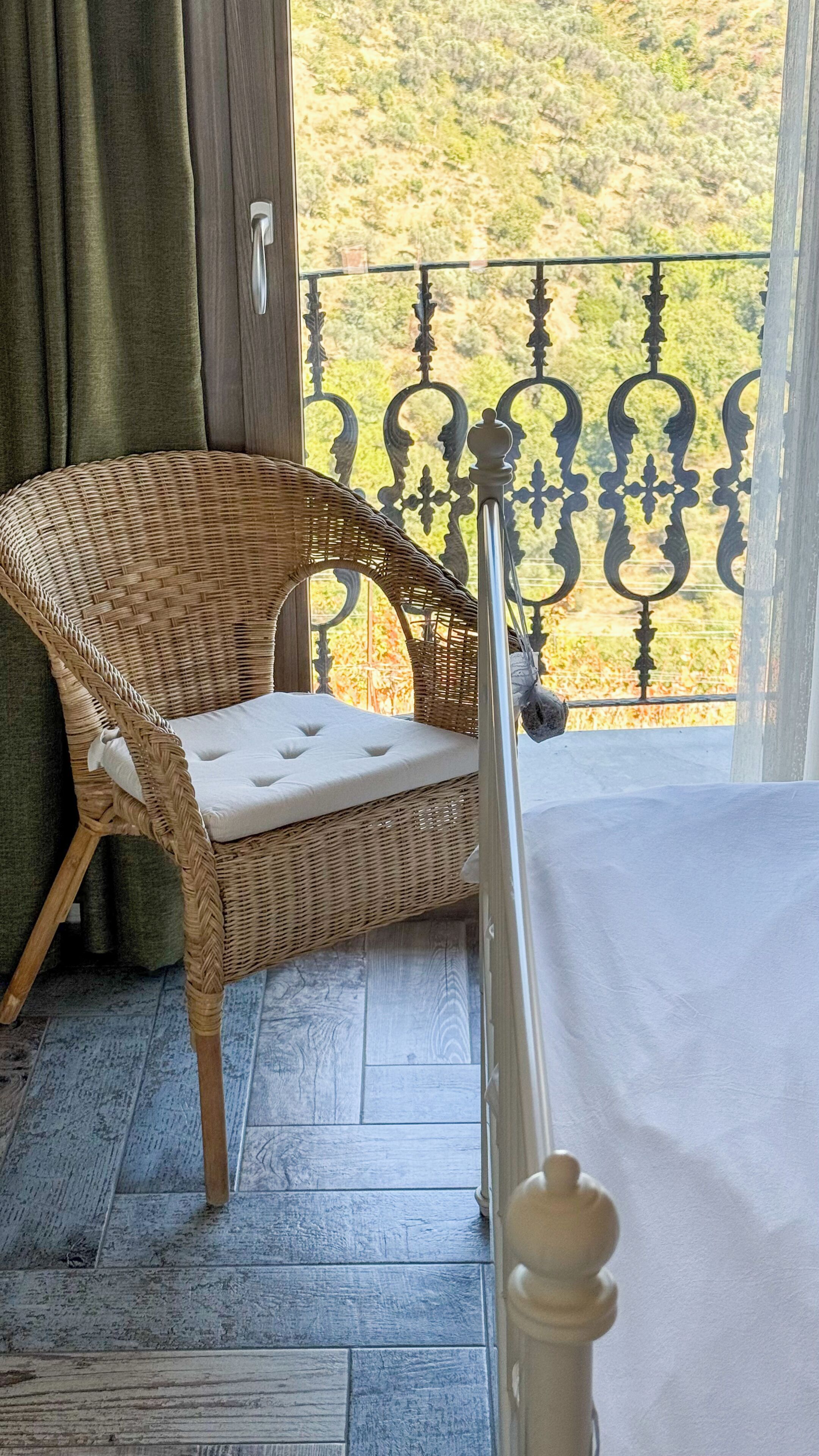 Quarto Standard, varanda, vista para a montanha | Interior