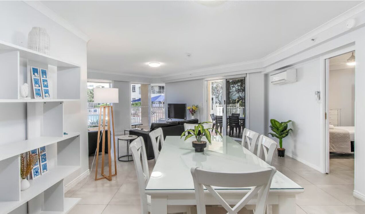 Apartamento, varanda, vista para a piscina | Interior