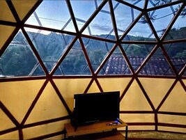Quarto casal luxo, vista para o jardim
