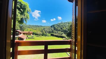 Quarto Duplo ou Twin Familiar, vista para a montanha | Interior