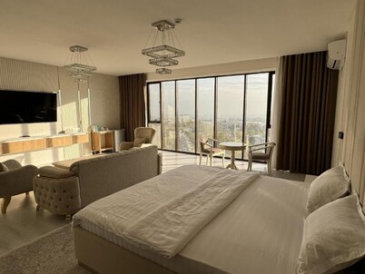 Aram Baland Hotel 