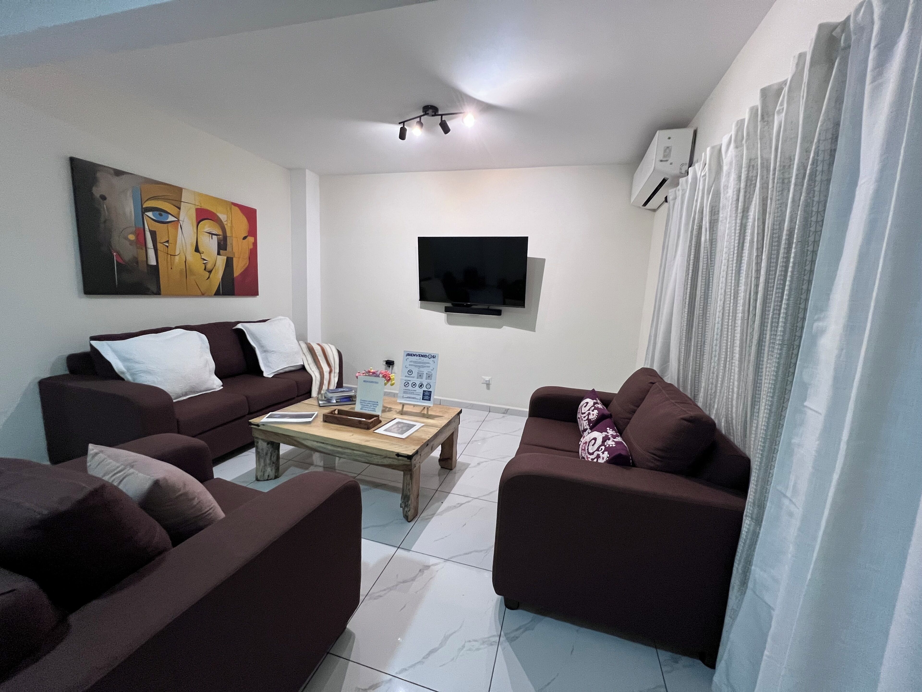 New-modern Style 4-bedroom House With Ac In San Salvador - San Salvador