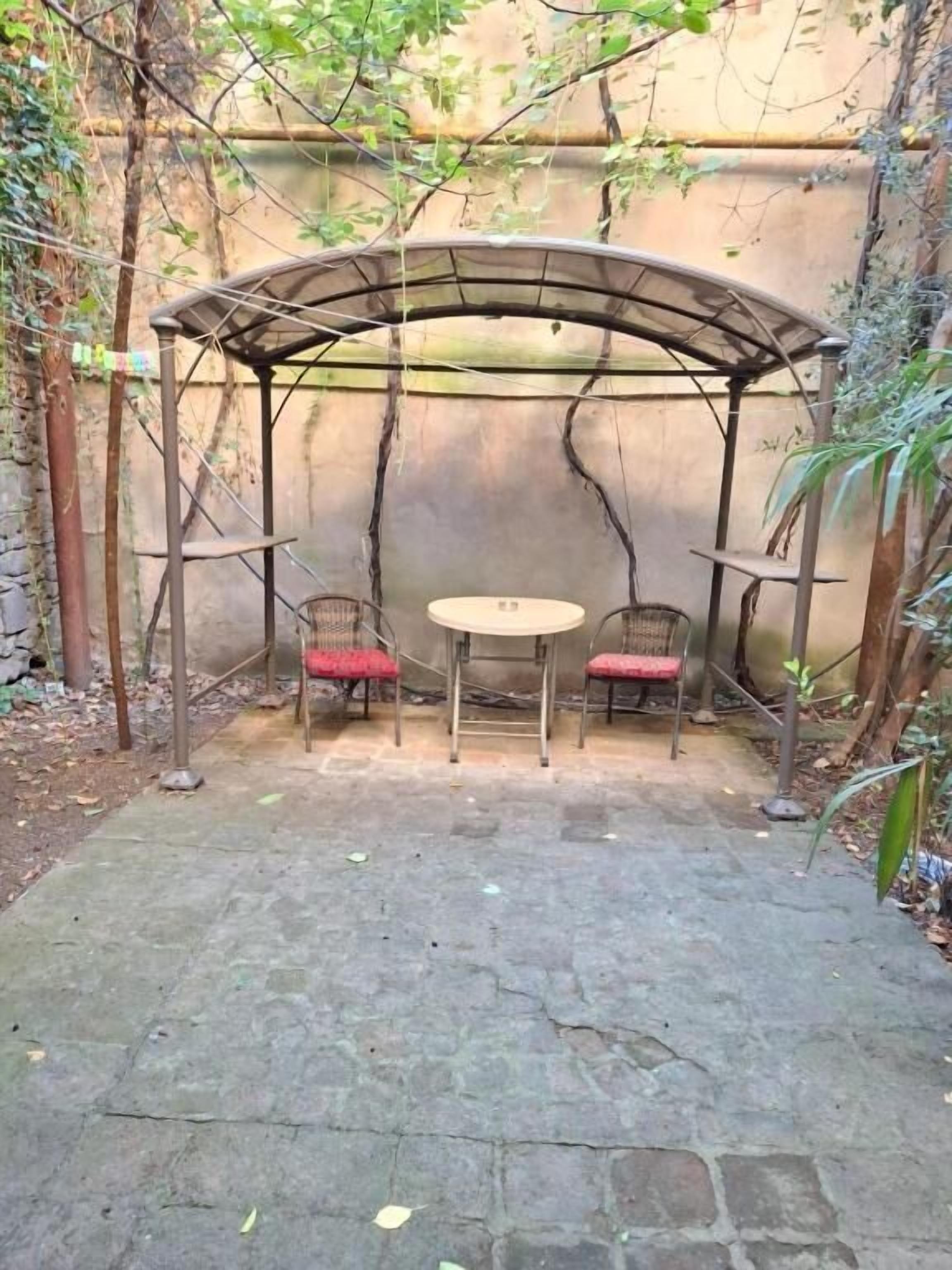 Estúdio família, vista para o pátio | Terraço/pátio