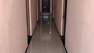 Quarto Individual de Luxo, varanda, vista para o jardim | Interior