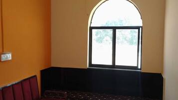 Quarto Individual de Luxo, varanda, vista para o jardim | Interior