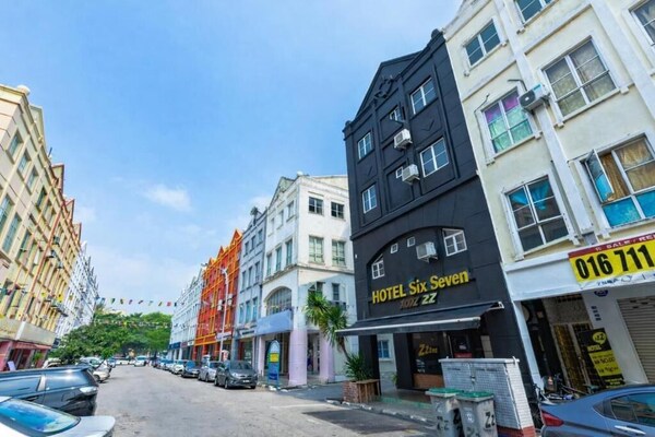 Hotel Six Seven Near Taming Sari Formerly Zzz Hotel - Malakka