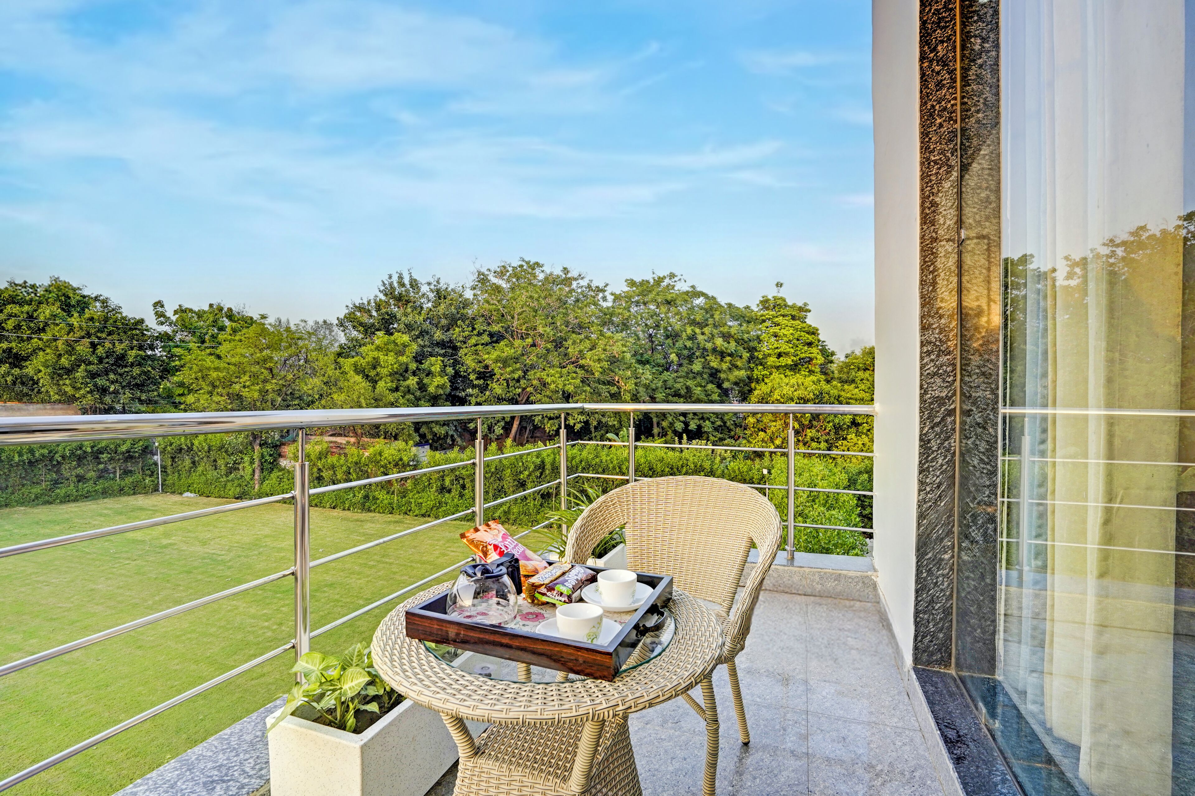 Villa Deluxe, varanda, vista para o jardim | Terrenos do alojamento