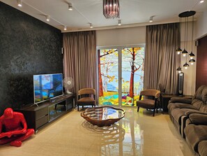 Apartamento Panorâmico, casa de banho privativa, vista para o campo de golfe | Sala de estar