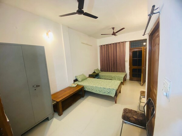 Negi Lodge Chandigarh - Haryana