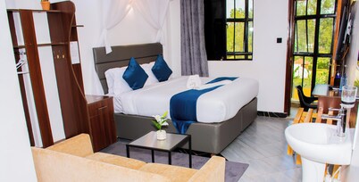 The Grand Brystal Hotel