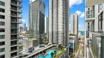 Apartamento básico, 1 quarto, vista para a cidade | Vista da sacada