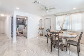 Apartamento, pátio, vista para o jardim | Interior