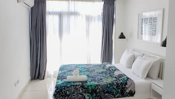 Apartamento luxo, vista para o jardim | Cortinas blackout, ferros/tábuas de passar roupa, Wi-Fi de cortesia
