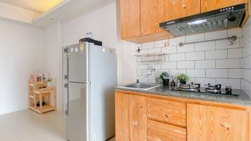 Apartamento Standard | Cozinha privada | Uma chaleira elétrica