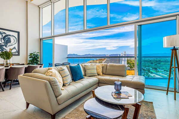 Luxury Ocean-view Condo With Resort Pool, Private Balcony, And Washer/dryer - Bucerías