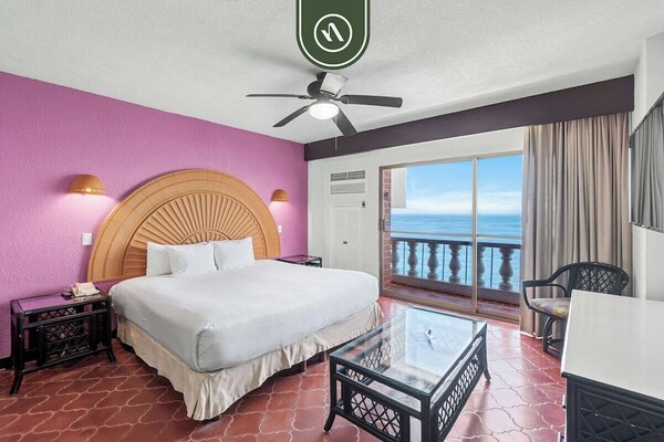 Peaceful Oceanview Studio - Pool - Daily Cleaning - Puerto Vallarta