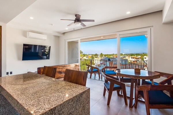 Resort Condo With Balcony, Views, Rooftop Pool, Gym, & Full Kitchen - Puerto Vallarta