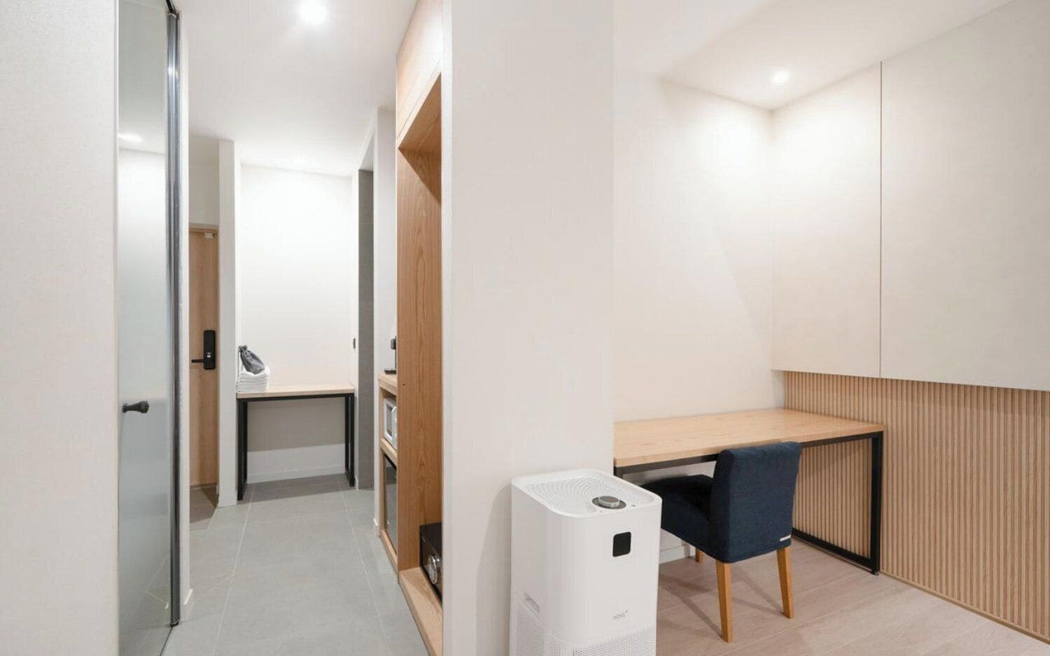 Cofre no quarto, secretária 