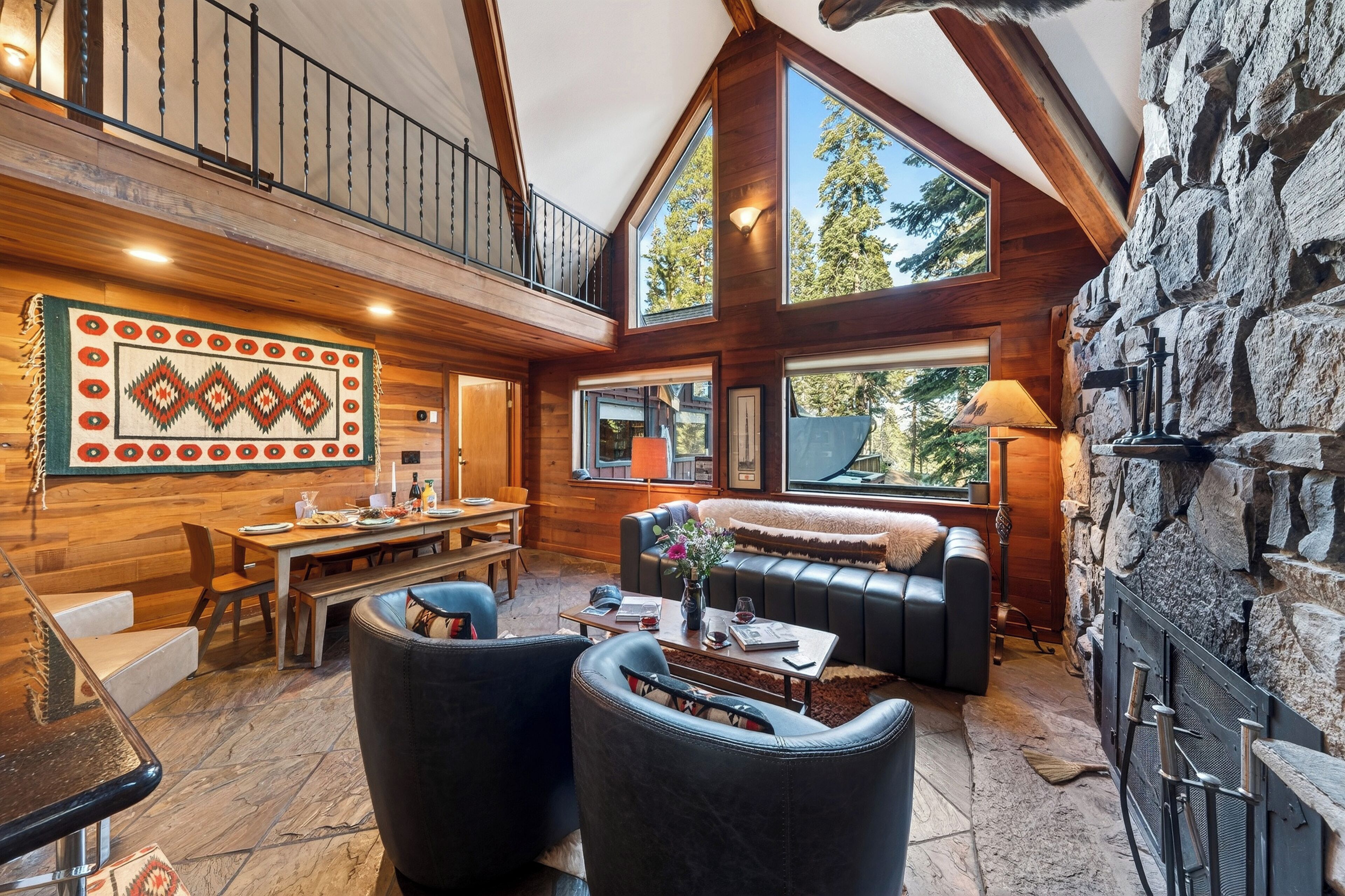 Private Beach + Pier + Hot Tub | Carnelian Bay | Grand Elk Chalet - Tahoe City, CA