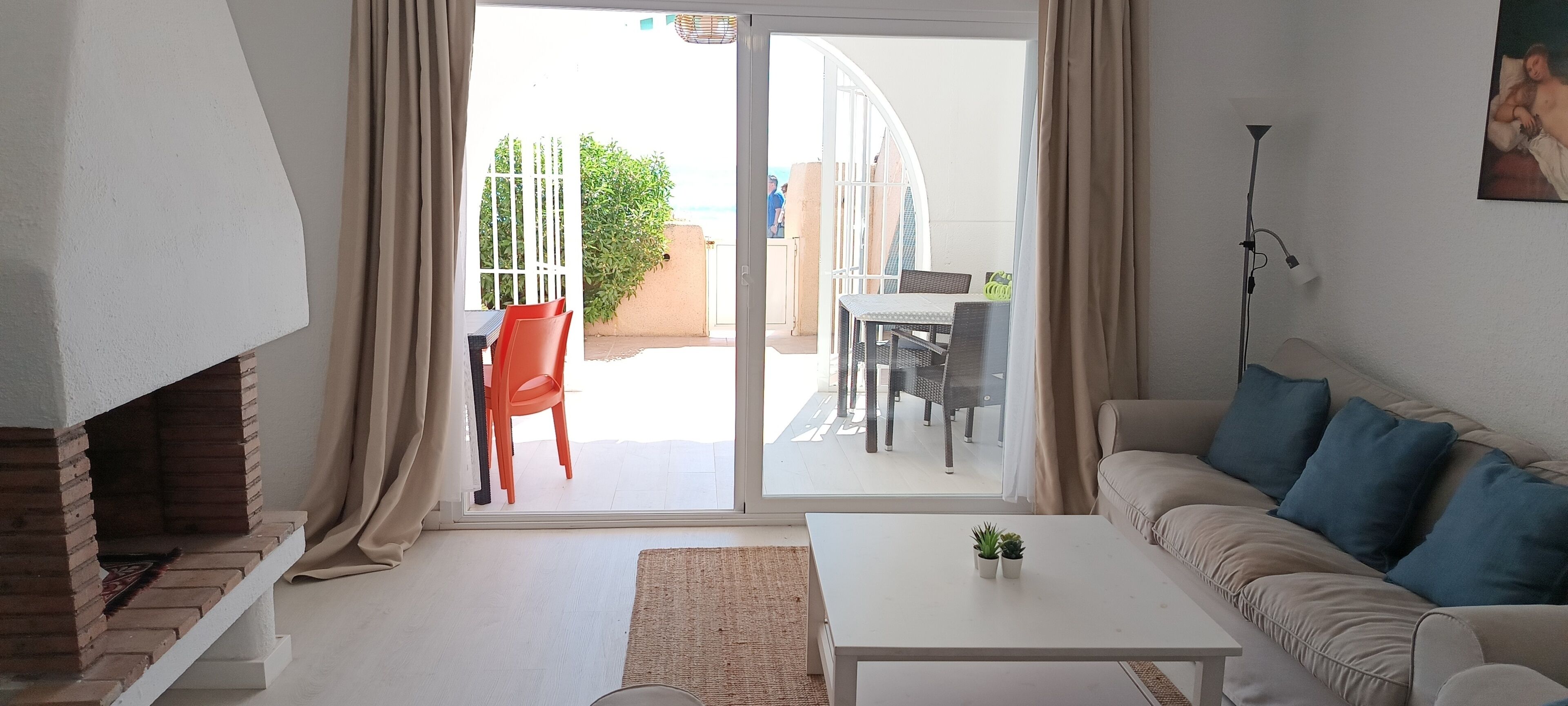 Apartamento En Primera Línea De Playa Con Espectaculares Vistas Al Mar - Roquetas de Mar