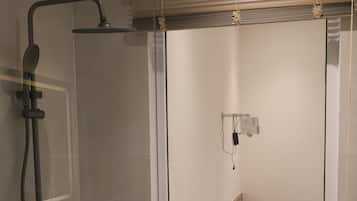 Quarto Duplo Básico para 1 Pessoa, não fumadores | Casa de banho