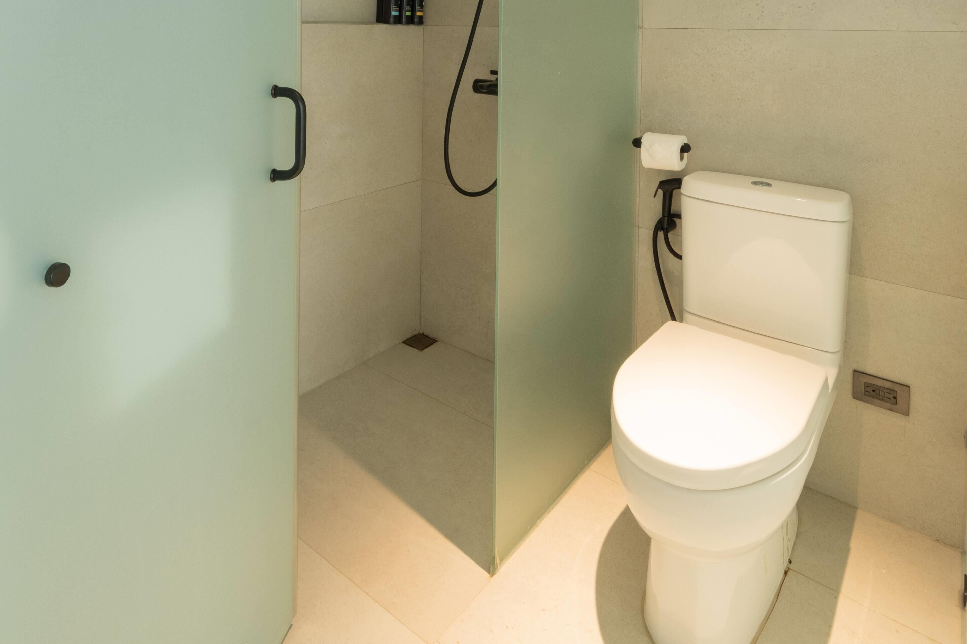 Quarto Premier, 2 camas queen-size, não fumadores, vista para o mar | Casa de banho