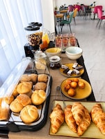 Pequeno-almoço tipo buffet diário incluído