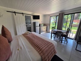 Quarto Deluxe, 1 cama king-size | Wi-fi grátis 